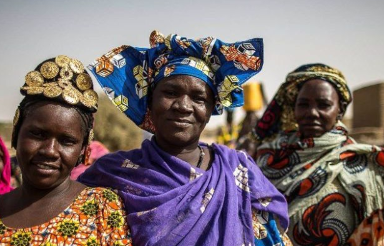 Au Mali, les femmes luttent pour la paix | Réseau International de ...